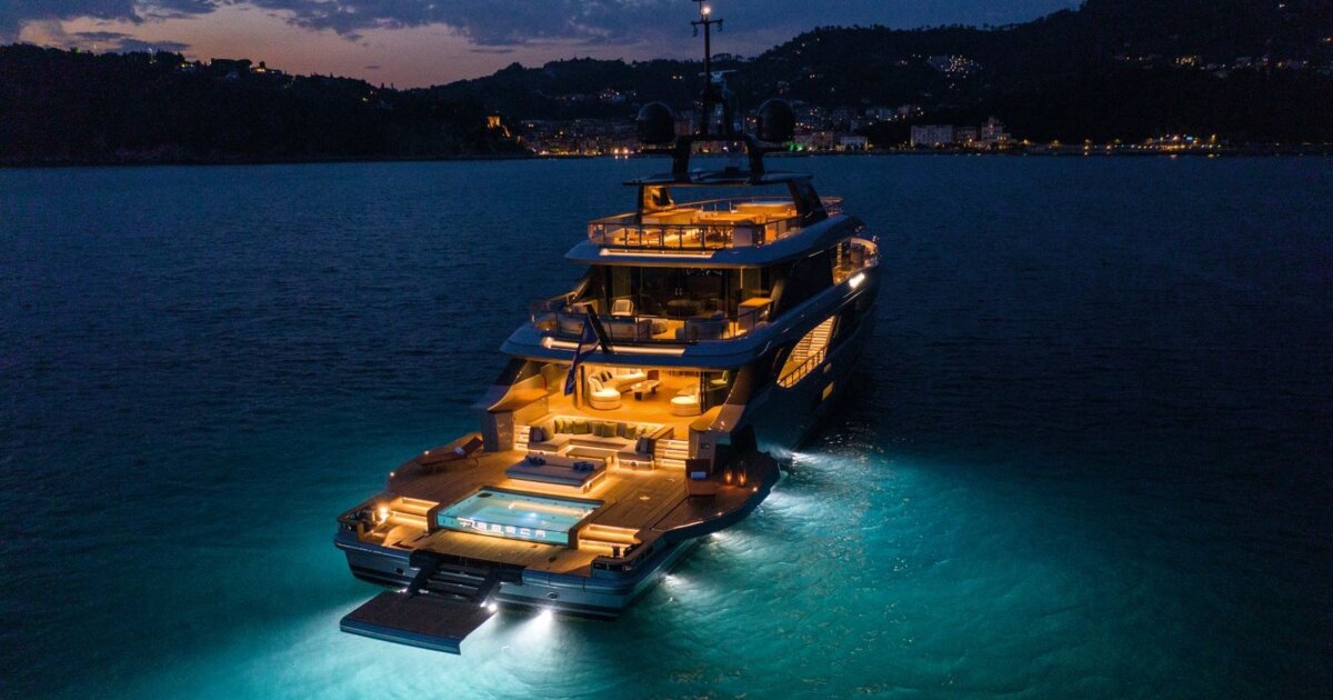 Benetti Oasis 40M - description, price, specifications, photos ...