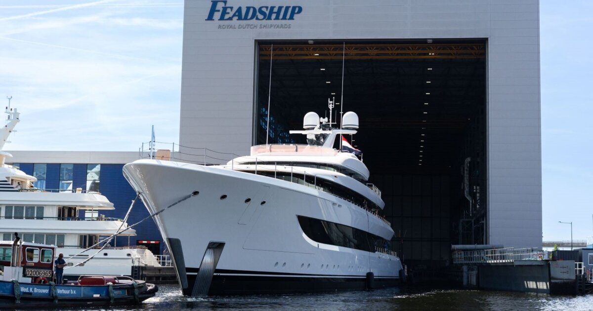 Голландская верфь Feadship сообщила о техническом спуске на воду строящейся суперъяхты Project ...