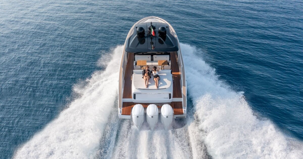 Invictus TT420S outboard version at PBIBS 2024 | ilodka.com portal