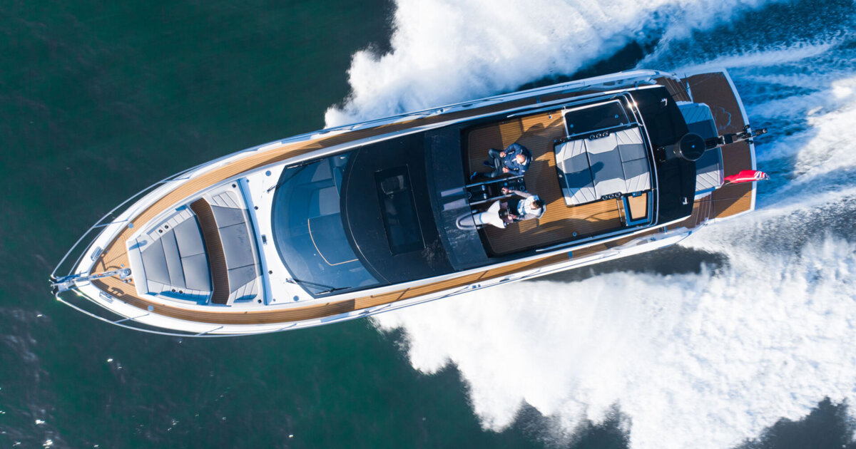 Sportbridge: design features and nuances of a sport flybridge | ilodka ...