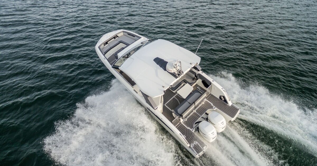 Galeon 325 GTO - description, price, specifications, photos, information | ilodka.com portal