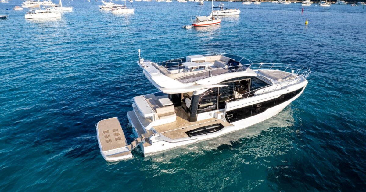 Galeon 440 Fly - description, price, specifications, photos, information | ilodka.com portal