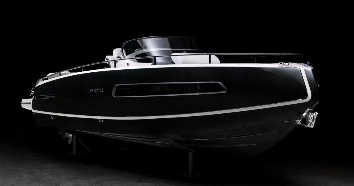 Invictus GT280 Carbon Look: compact, light and fast carbon boat ...