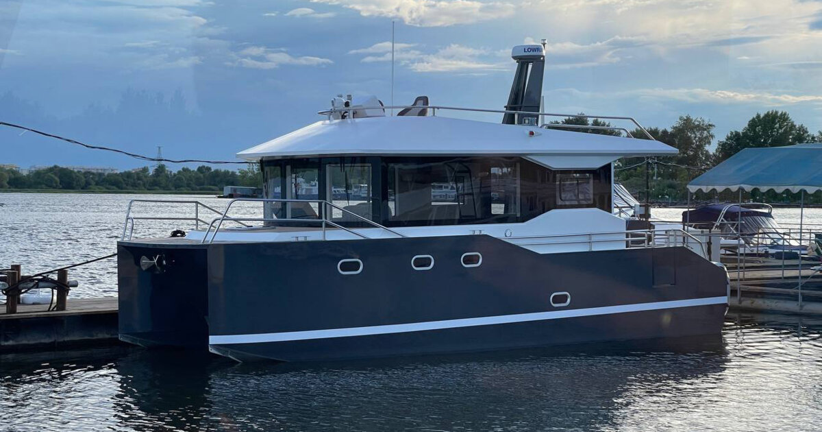 First Aviator 10K flybridge catamaran video published | ilodka.com portal